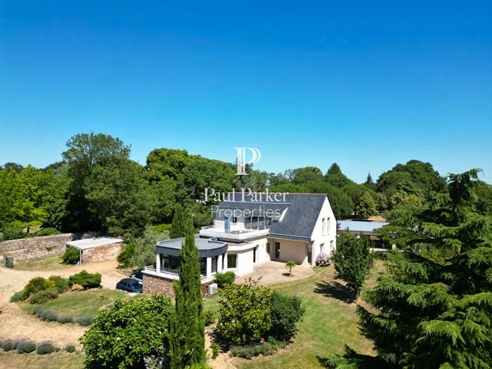 Maison 8 pièces à Seiches-sur-le-Loir, à vendre