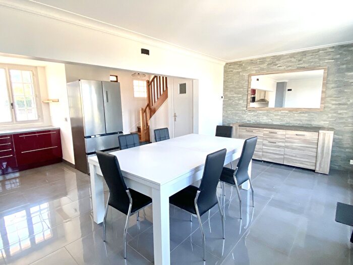 Mantes-la-Ville, Centre-ville - Maison 6 pièces à vendre