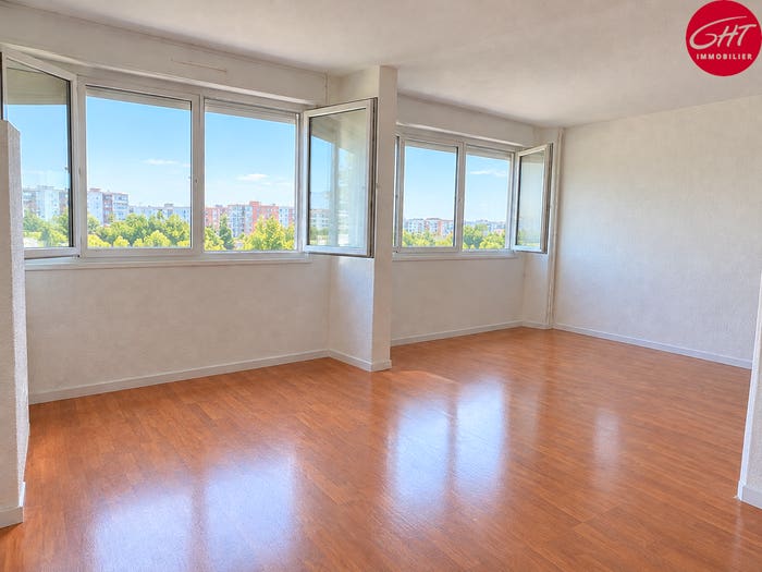 Besançon, Planoise, Châteaufarine : Appartement 5 pièces à vendre