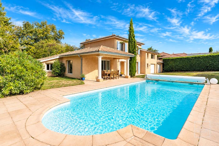 Dommartin : Maison 8 pièces à vendre
