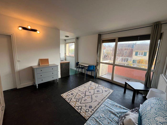 Bergonie-Freres Lumiere, Fresnes - Appartement 1 pièce à louer