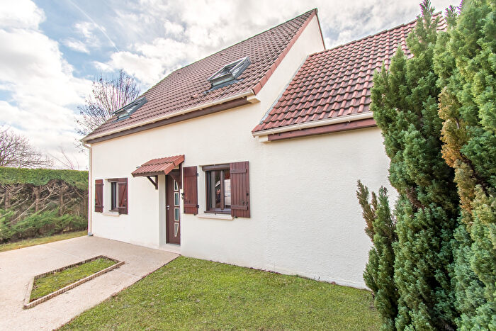 La Ferté-Alais : Maison 7 pièces à vendre