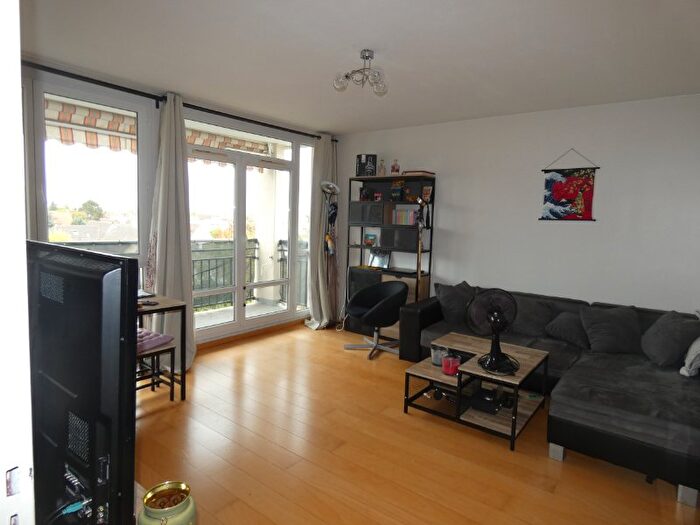 Fontenay-le-Fleury, Hôtel de ville : Appartement 3 pièces à vendre