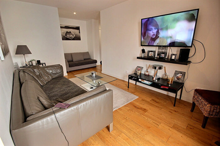 Appartement 3 pièces à vendre à Courbevoie, Gambetta, La Défense