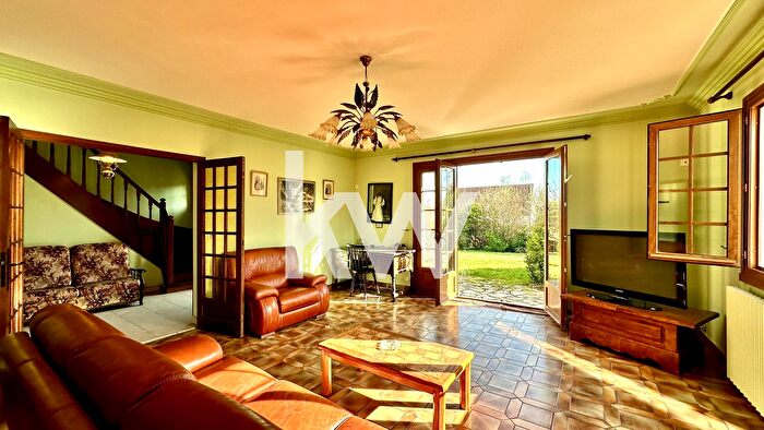 Chambon-la-Forêt : Maison 10 pièces à vendre