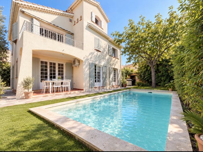 Maison 7 pièces à Hyères, Pyanet, à vendre
