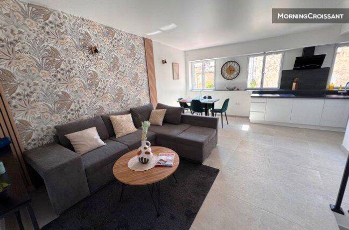 Bagnols-en-Forêt : Appartement 1 pièce à louer