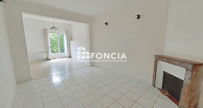 Centre Ville, Beaumont-sur-Oise : Maison 5 pièces à louer