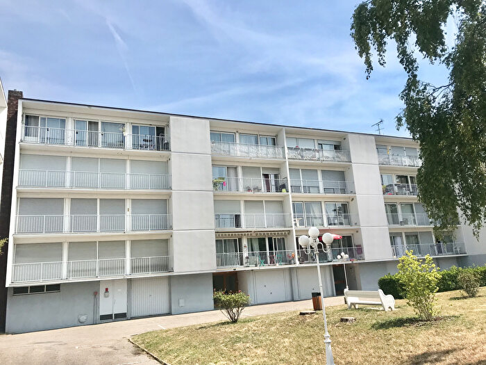 Appartement 5 pièces à Mantes-la-Ville, Louise Michel, à vendre