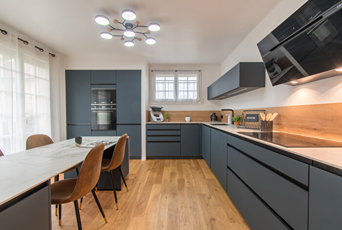 Maison 11 pièces à Bouray-sur-Juine, à vendre