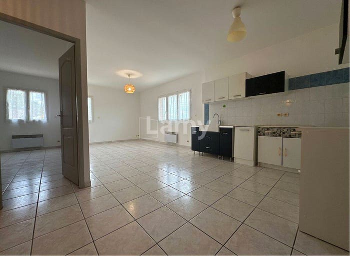 Appartement 3 pièces à louer à Gardi-Stade, Trets