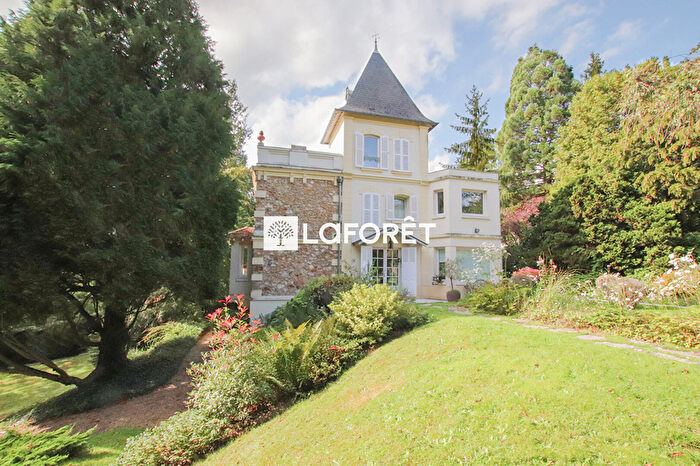 Maison 12 pièces à Saint-Rémy-lès-Chevreuse, à vendre