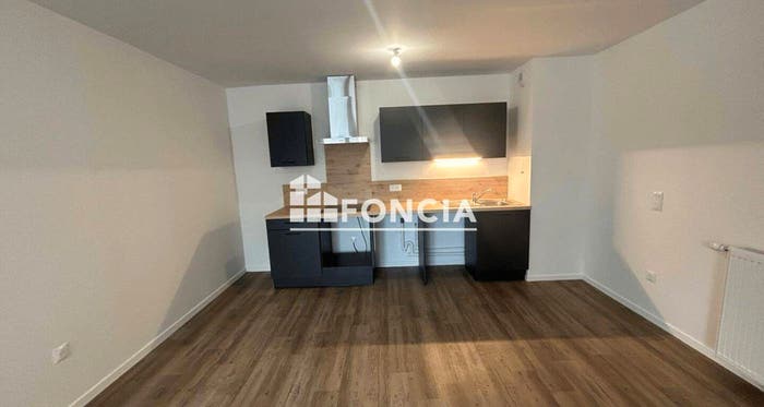 Sud-Bords de Marne-Gambetta-Aulnoy, Chelles : Appartement 2 pièces à louer
