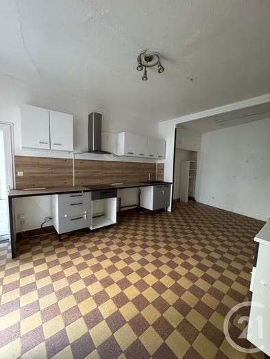 Appartement 8 pièces à louer à Montluçon, Centre-ville, Les Forges