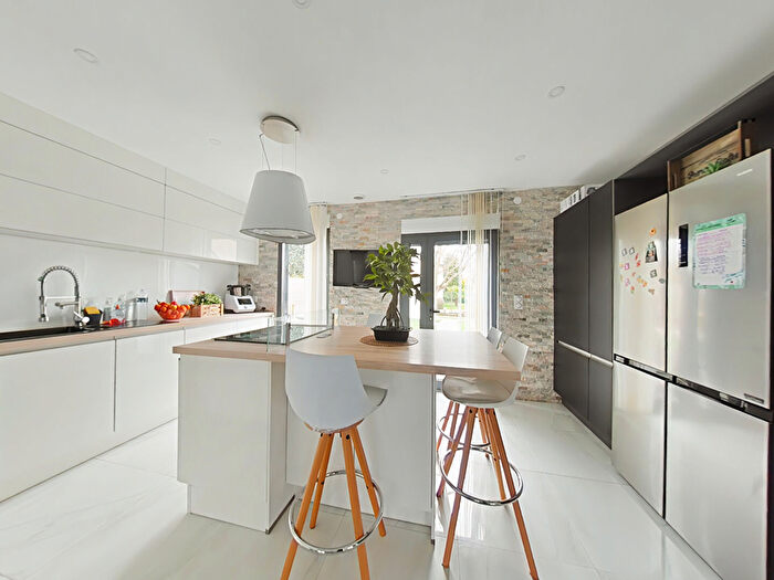 Maison 6 pièces à vendre - Fontenay-le-Fleury, Sables, Démènerie