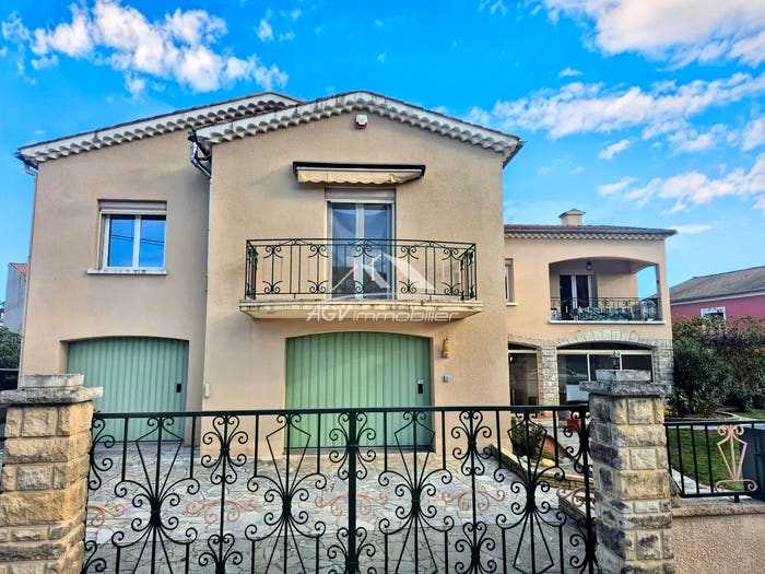 Maison 9 pièces à vendre à postalCode