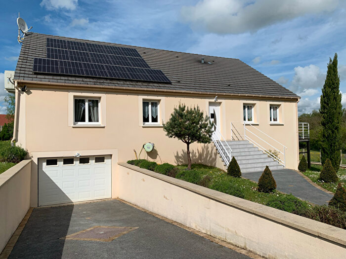 Maison 8 pièces à vendre à Montacher-Villegardin