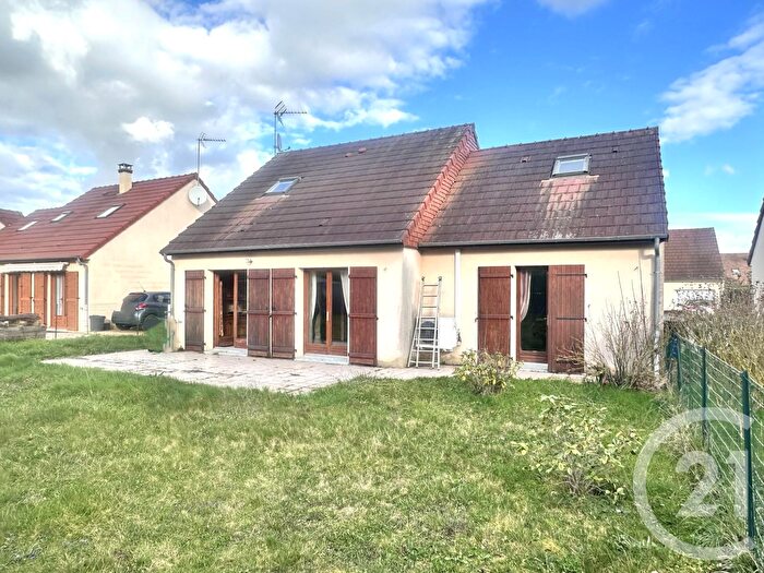 Maison 6 pièces à vendre à Angerville