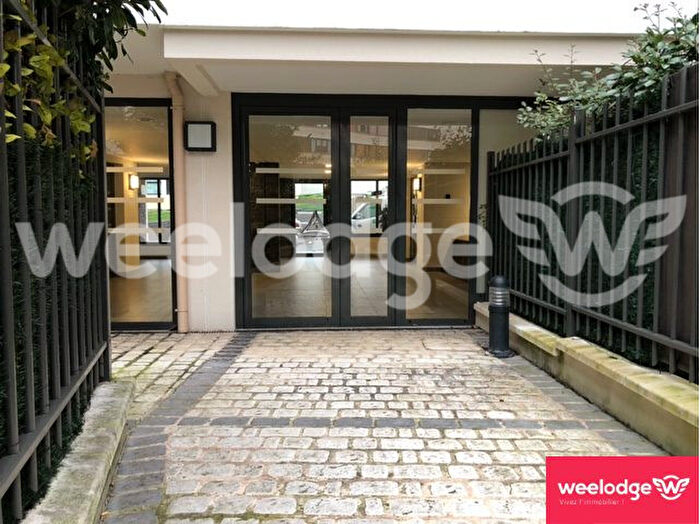 Appartement 3 pièces à vendre - Fontenay-le-Fleury, Sables, Démènerie