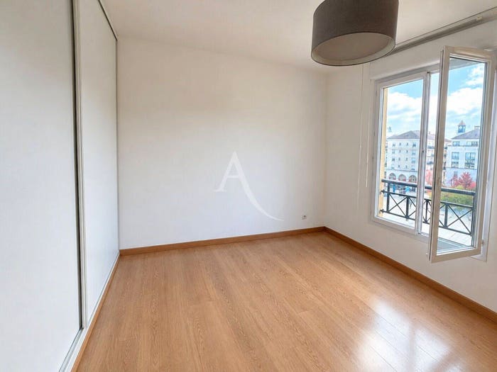 Centre Ville Sud Ouest, Bussy-Saint-Georges : Appartement 2 pièces à louer