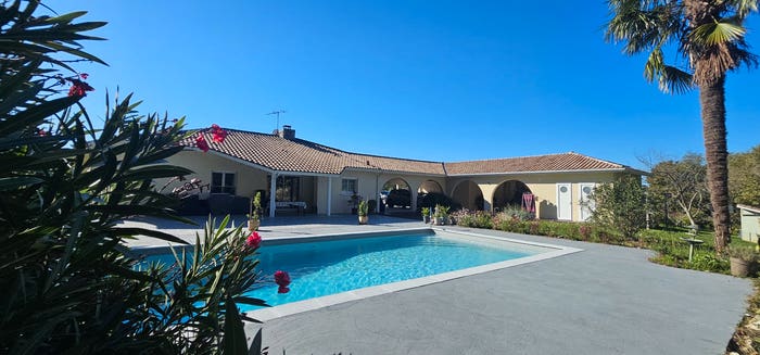 Maison 8 pièces à Gamarde-les-Bains, à vendre