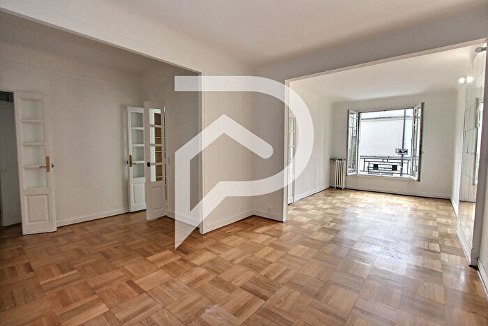 Asnières-sur-Seine, Centre-ville : Appartement 3 pièces à vendre