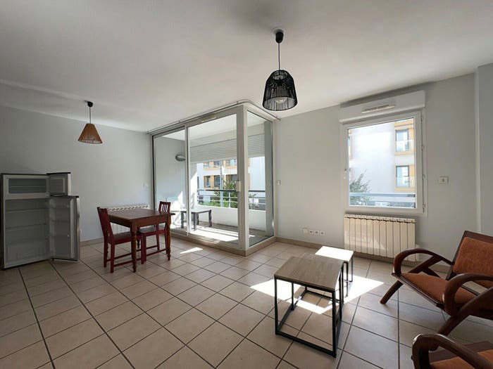 Centre Ville Sud-Vallée, Voiron : Appartement 2 pièces à louer