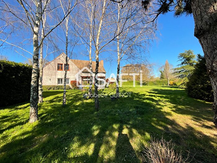 Maison 9 pièces à Bréval, à vendre