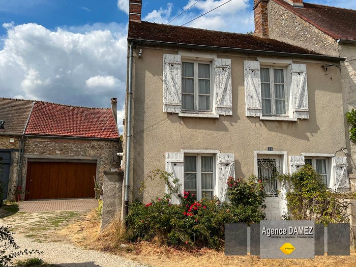 Maison 6 pièces à Les Granges-le-Roi, à vendre