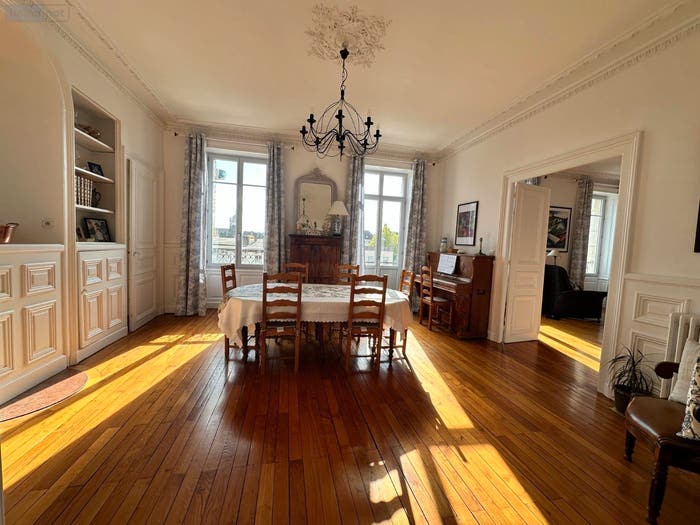 Dole, Vieille ville, Petite Venise : Appartement 8 pièces à vendre