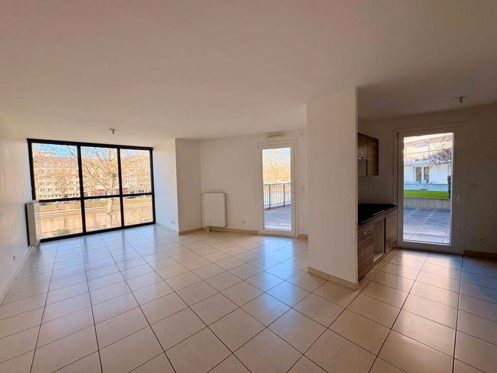 Le Port, Caen : Appartement 3 pièces à louer