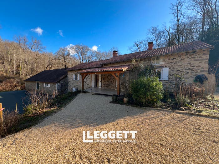 Saint-Martin-de-Fressengeas : Maison 7 pièces à vendre