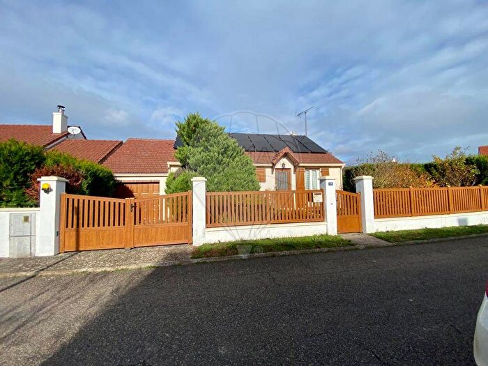 Maison 4 pièces à vendre à Angerville